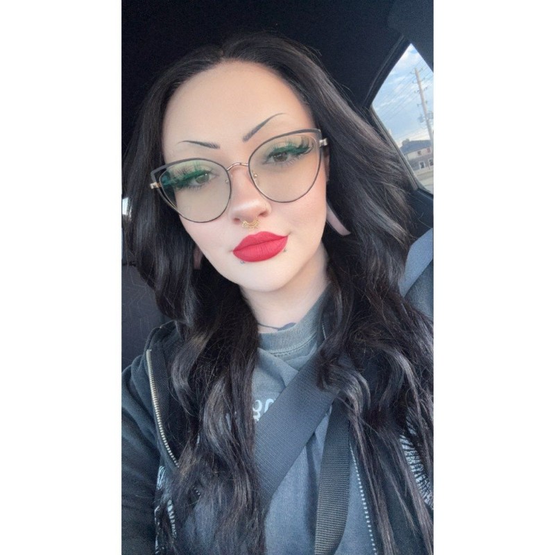 SierraCicero🖤 (@losercrackalien) | Snapchat Stories, Spotlight & Lenses