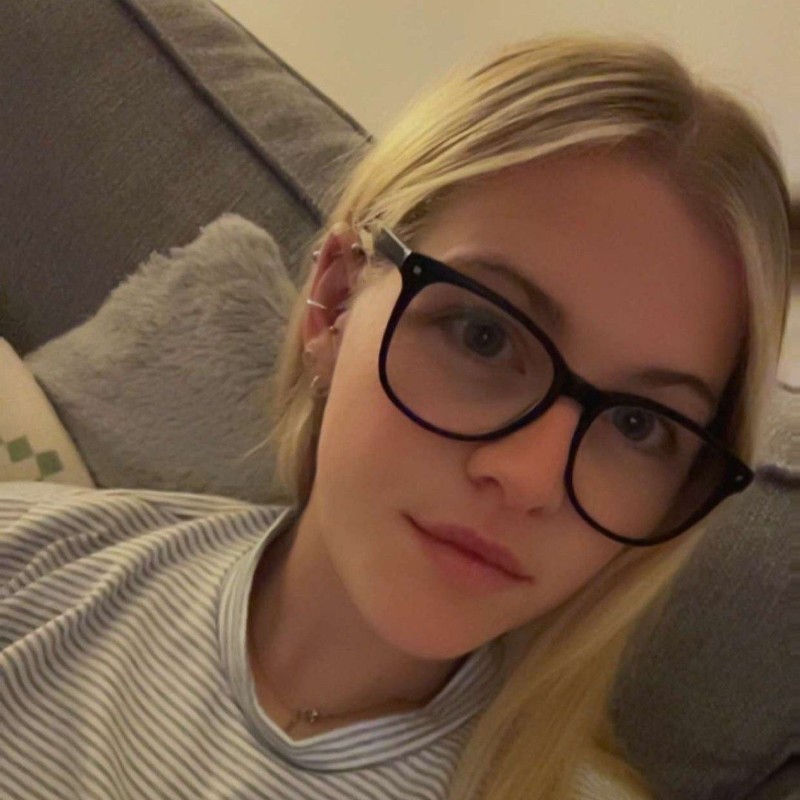 Charlotte (@lotty-face) | Snapchat Stories, Spotlight & Lenses