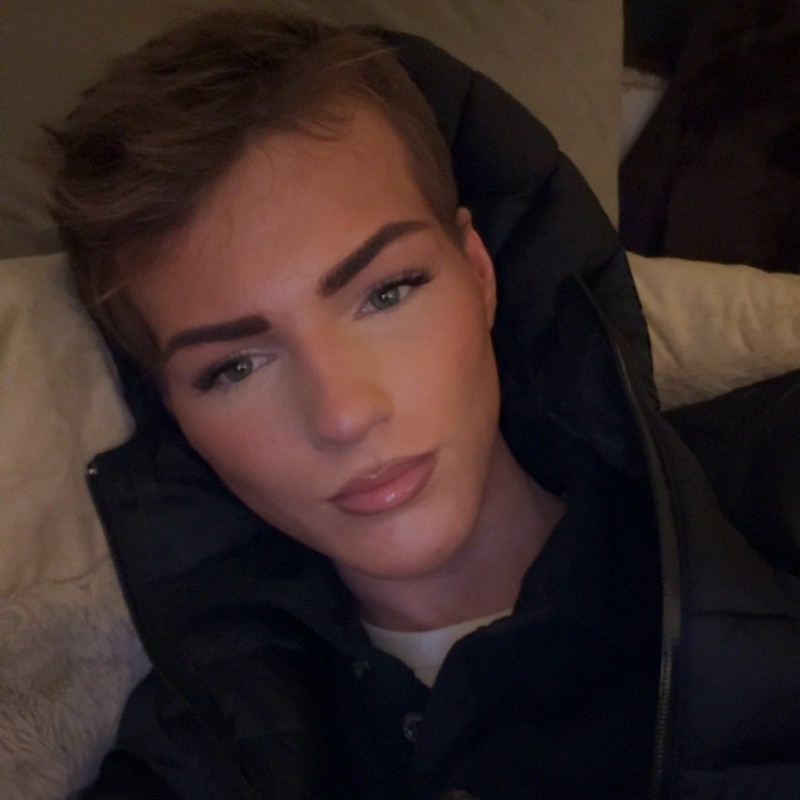 Lou🤍 (@loui1230) | Snapchat Stories, Spotlight & Lenses