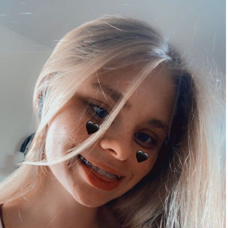 Rose Hearts (@loveliestroses) | Snapchat Stories, Spotlight & Lenses