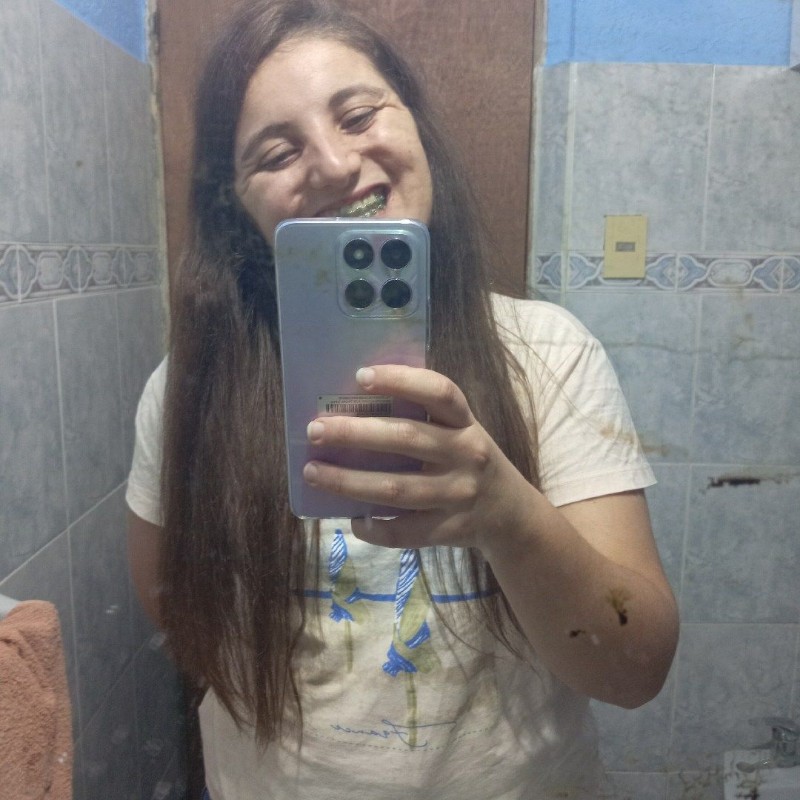 Lucila Garcia Lu Garcia185 เรื่องราว Snapchat ตลอดจน Spotlight และเลนส์