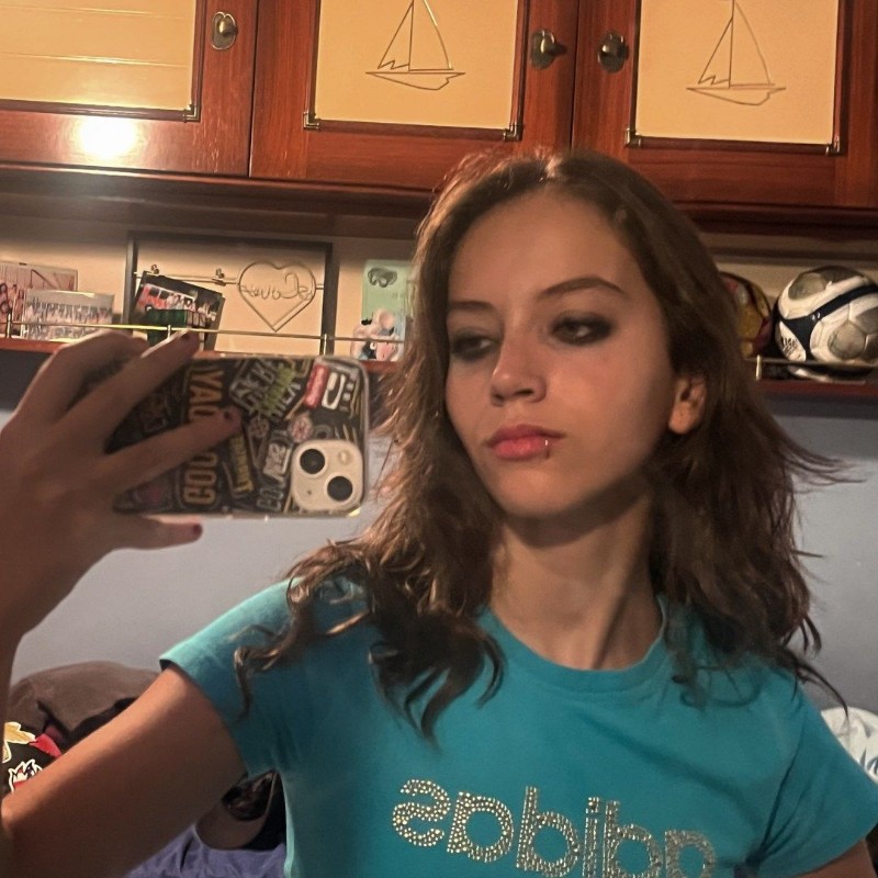 Lucy (@lucyy_sk8) | Snapchat Stories, Spotlight & Lenses