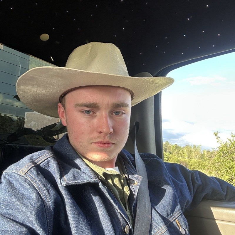 Luke Latimer (@lukelatimer25) | Snapchat Stories, Spotlight & Lenses