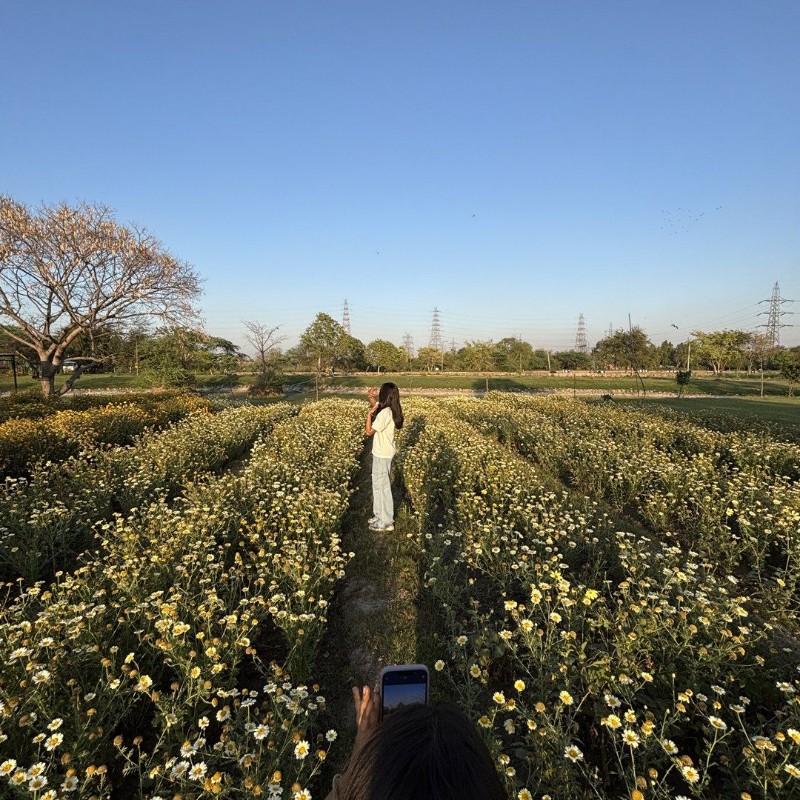 Lovy (@luv_yiee) | Snapchat Stories, Spotlight & Lenses