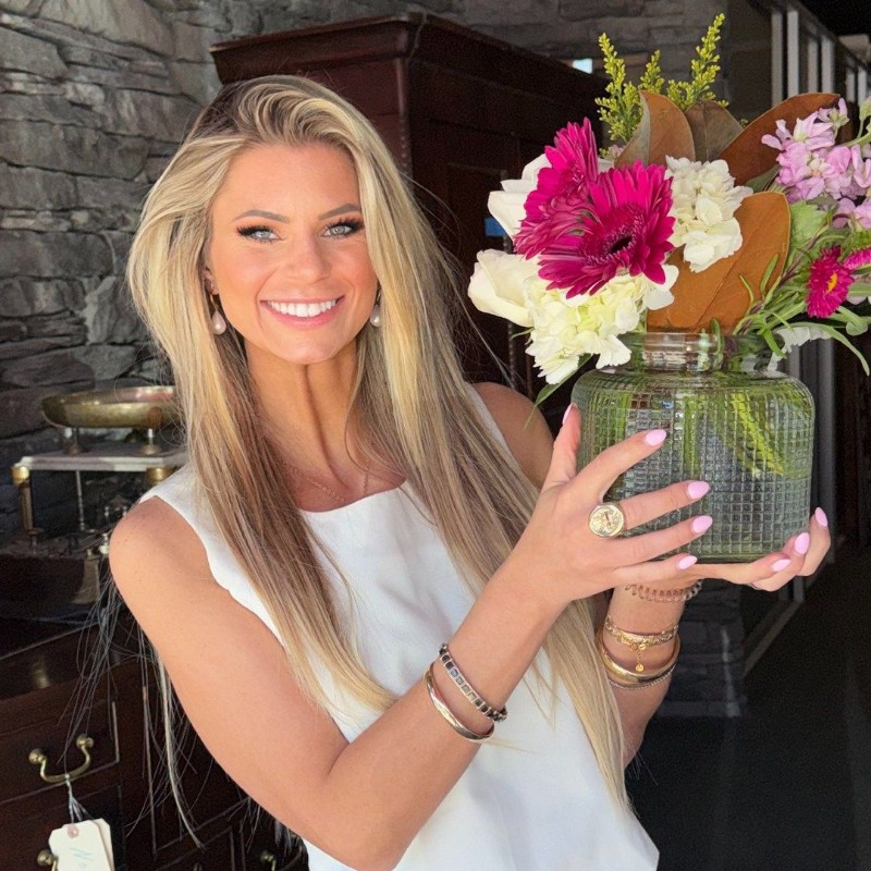 Lydia Starr Sims (@lydiastarrsims) | Snapchat Verhalen, Spotlight en Lenzen