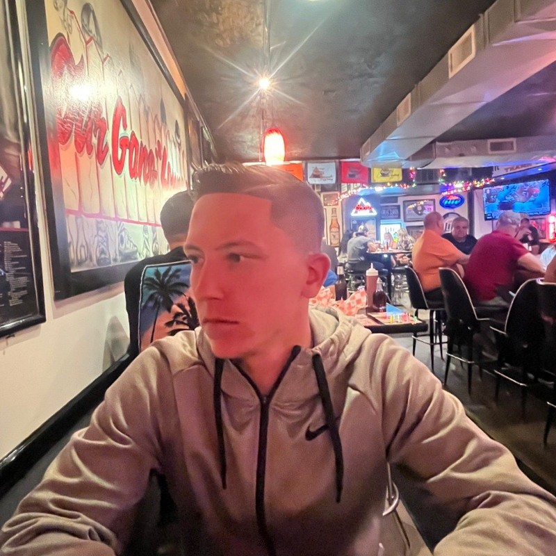 Matt (@m_brant1997) | Snapchat Stories, Spotlight & Lenses