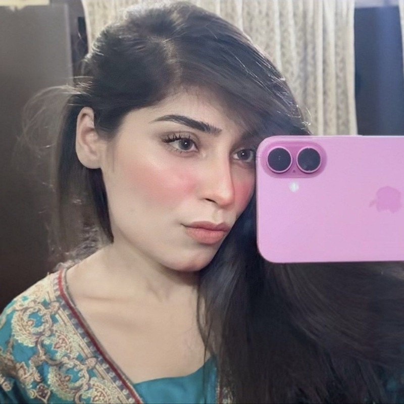 Madiha Khan (@maddysnationx) | Snapchat Stories, Spotlight & Lenses