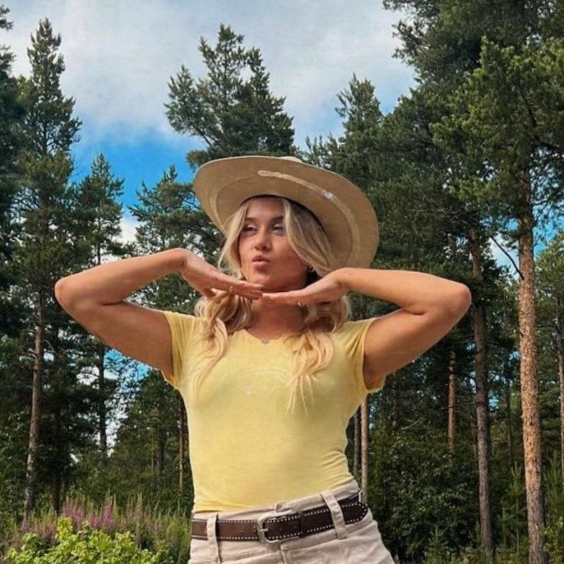 Madelene Stensrud 🤠 (@madelenestensr) | Snapchat-Stories, Spotlight och ...