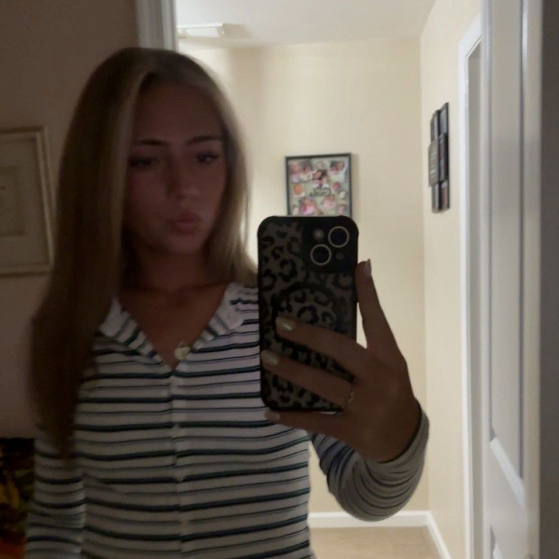 maddie baker 🌊 (@madison_baker99) | Snapchat Stories, Spotlight & Lenses