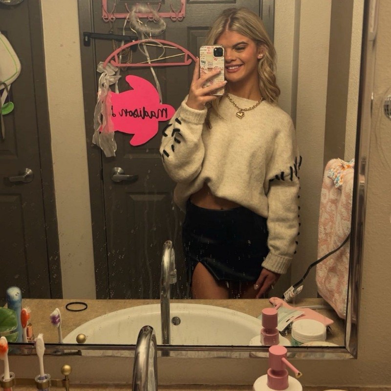 Madison Lawrence (@madison_l09) | Snapchat Stories, Spotlight & Lenses