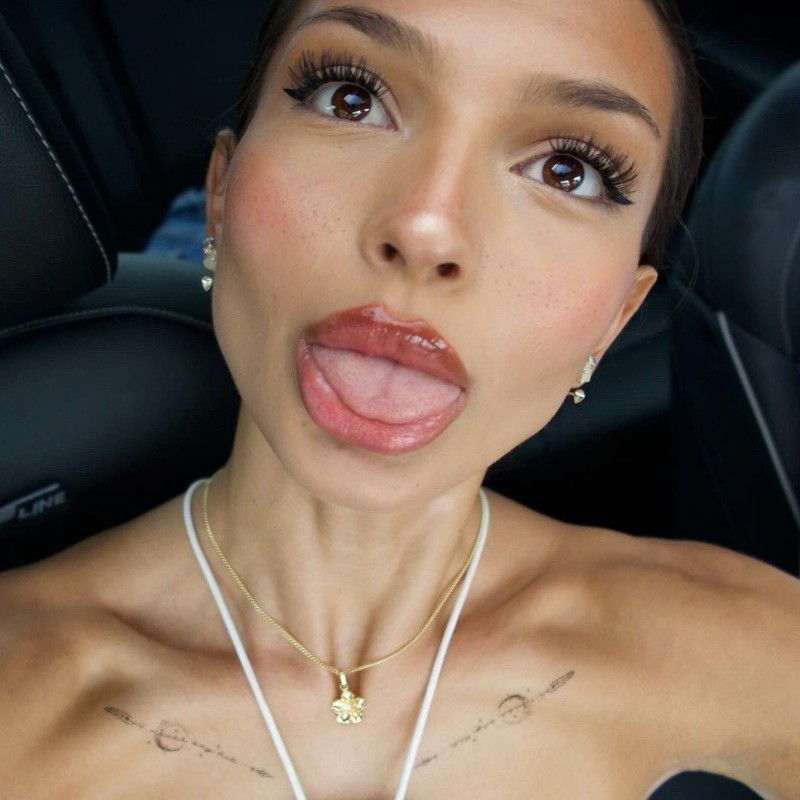 Madi Mills ☆ (@madisonnnnmills) | Snapchat Stories, Spotlight & Lenses