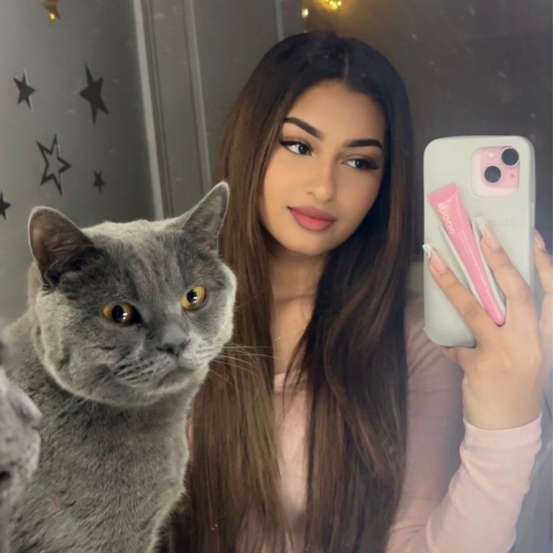 Maha (@maha.chudary) | Snapchat Stories, Spotlight & Lenses