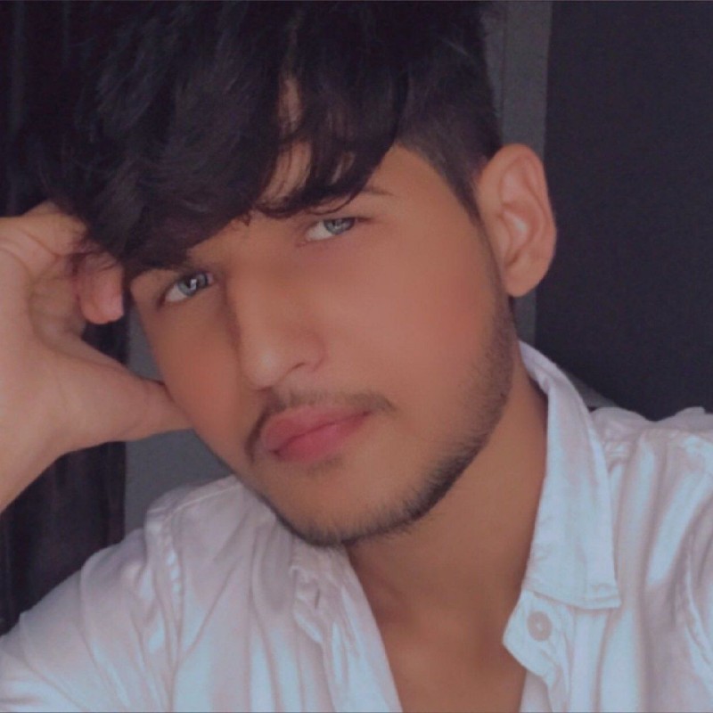 Mahab Mirza (@mahab.x) | Snapchat Stories, Spotlight & Lenses