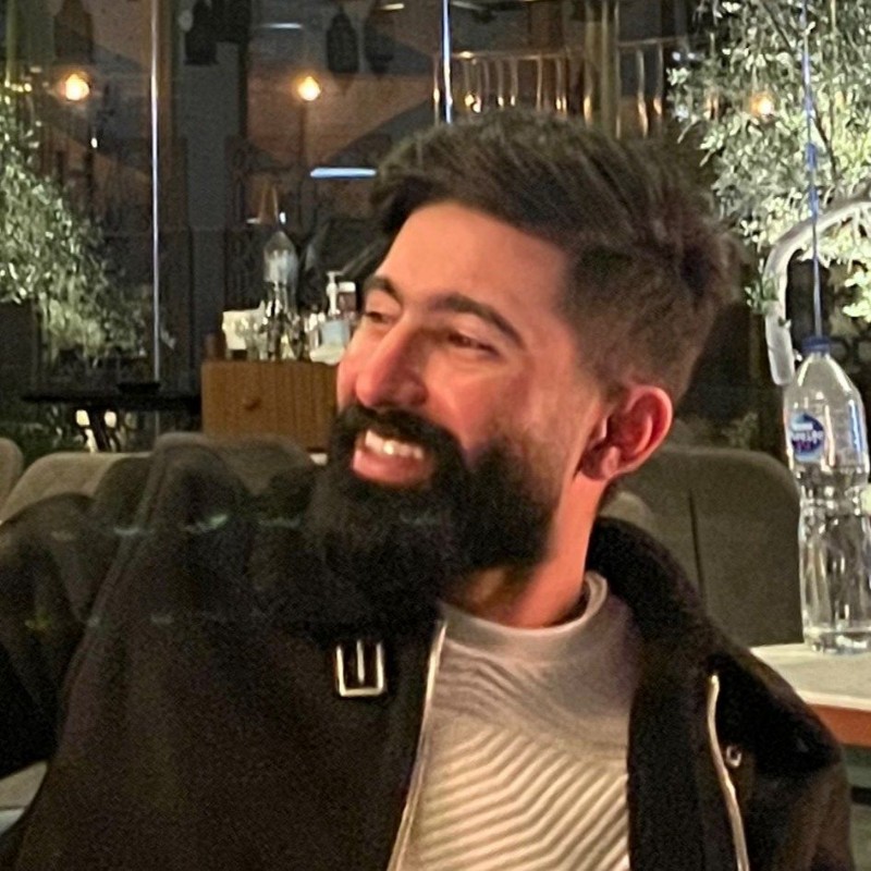 Majed Alwadi 🇸🇦🇨🇭 (@majed_93) | Snapchat Stories, Spotlight & Lenses