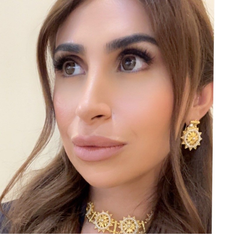 THE MAKEUP MANUAL (@makeupmanual) | Snapchat Stories, Spotlight & Lenses