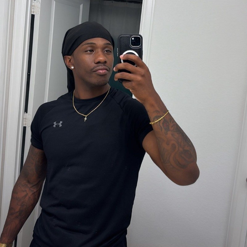 MALC 22🦉🌪 (@malcolmglove) | Snapchat Stories, Spotlight & Lenses