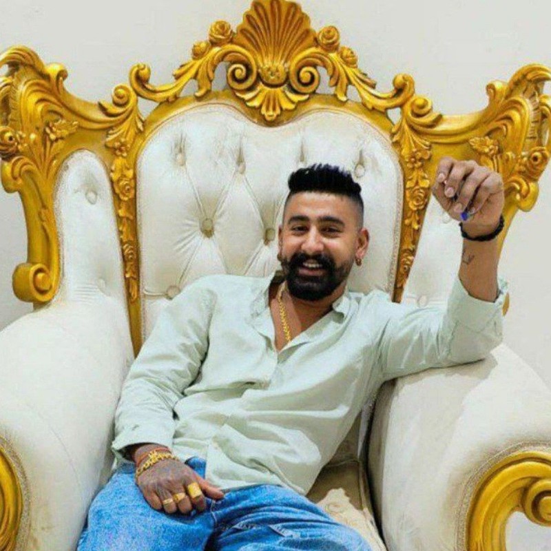 Malik Mumbai(@malik001p) | เรื่องราว Snapchat ตลอดจน Spotlight และเลนส์