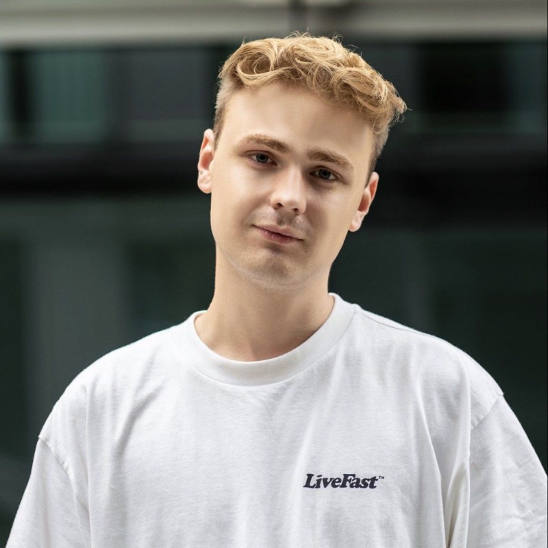 Mandre (@mandre.de) | Snapchat Stories, Spotlight & Lenses