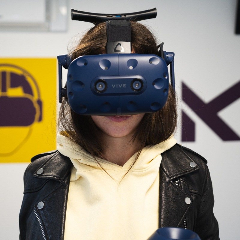 Julie Choulet (@mankind-vr) | Snapchat Stories, Spotlight & Lenses