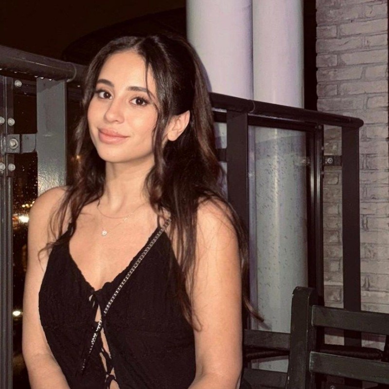 Marwa Omari (@marjun92) | Snapchat Stories, Spotlight & Lenses