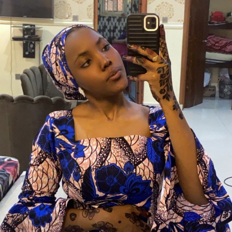 Maryam shehu (@maryoum_so) | Snapchat Stories, Spotlight & Lenses