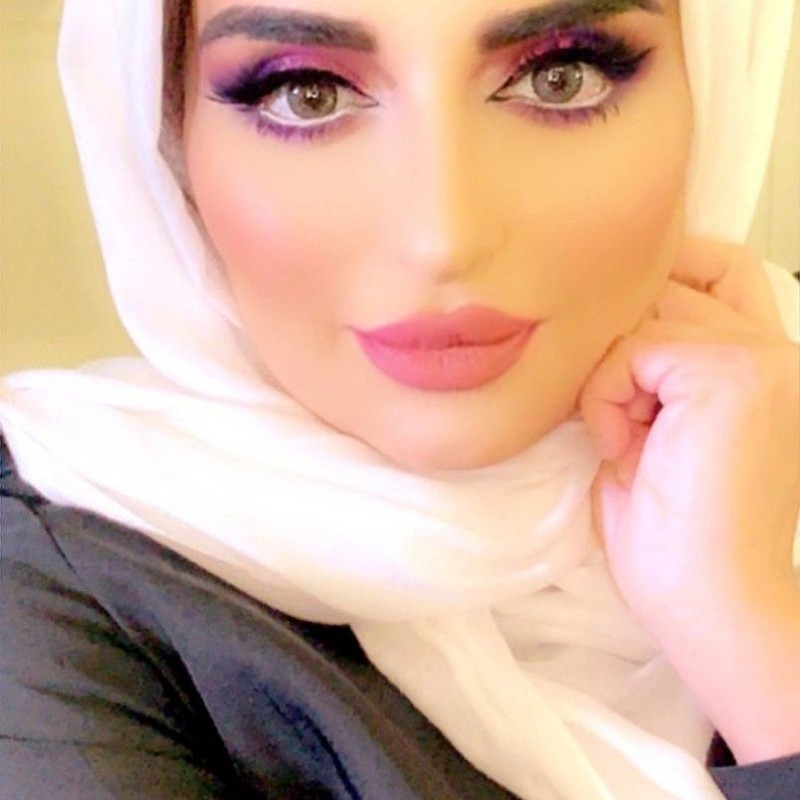 مشاعل الياسين 🇰🇼 (@mashael_makeup) | Snapchat Stories, Spotlight & Lenses