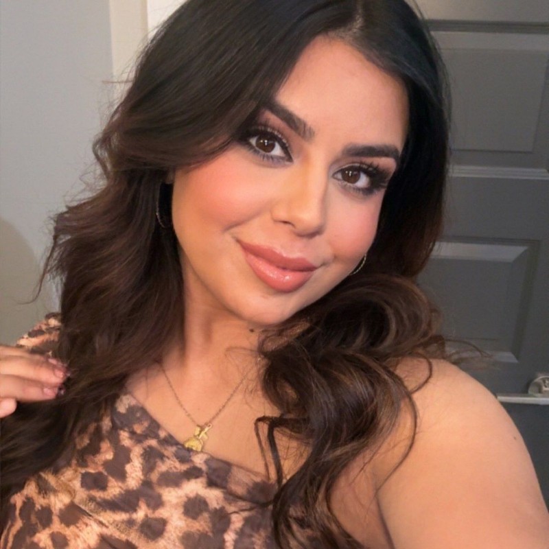 Elizabeth Mata🌻(@mata32) | เรื่องราว Snapchat ตลอดจน Spotlight และเลนส์