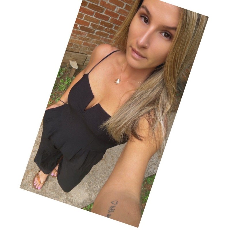 Maura-Jane 💕😝😍💋 (@maurajane101) | Snapchat Stories, Spotlight & Lenses