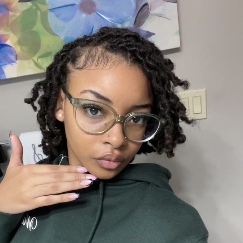 Mauri Green (@mauri.amaia) | Snapchat Stories, Spotlight & Lenses