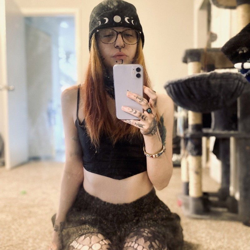 Rhiannon Deichler (@mavisdaybreak) | Snapchat Stories, Spotlight & Lenses