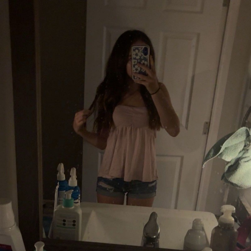 ★𝑬𝒎𝒊𝒍𝒚★ (@maybe.emily0) | Snapchat Stories, Spotlight & Lenses