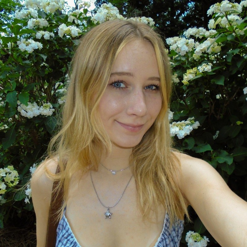 Megan (@megan_wetz) | Snapchat Stories, Spotlight & Lenses