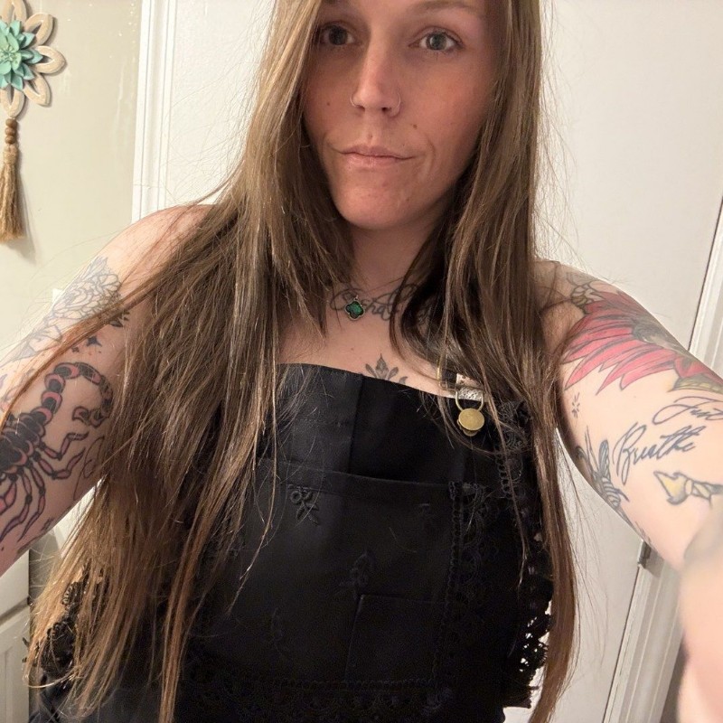 Meghan Long (@meghblong) | Snapchat Stories, Spotlight & Lenses