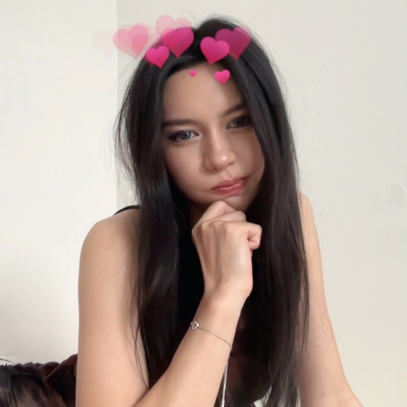 mel 멜🎐 (@melani.eeeee) | Snapchat Stories, Spotlight & Lenses