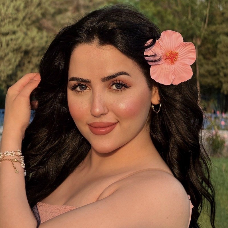 مريانا 💎 Makeup Artist (@meriana.alshofy) | Snapchat Stories, Spotlight ...
