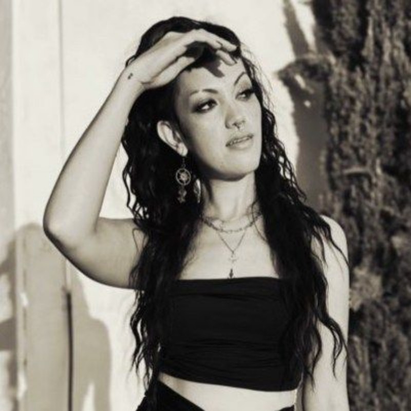 Kris Mae (@mermaidoom) | Snapchat Stories, Spotlight & Lenses