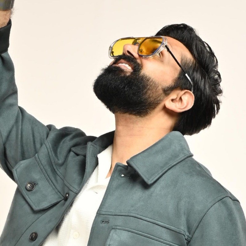 مشاري الخضري |MESHARI🇸🇦 🎹🎻(@mesh_alkhudari) | เรื่องราว Snapchat ตลอดจน ...