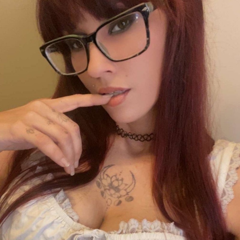 Ariel Ellis (@metalprincess33) | Snapchat Stories, Spotlight & Lenses