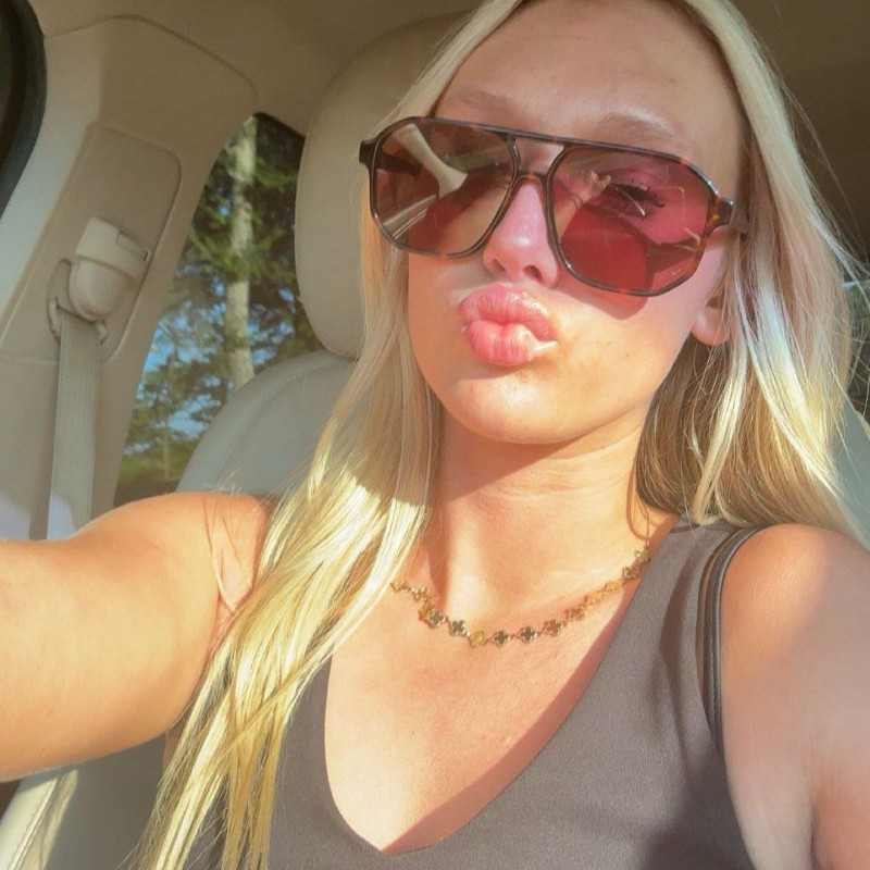 mia warren (@miacwarren) | Snapchat Stories, Spotlight & Lenses