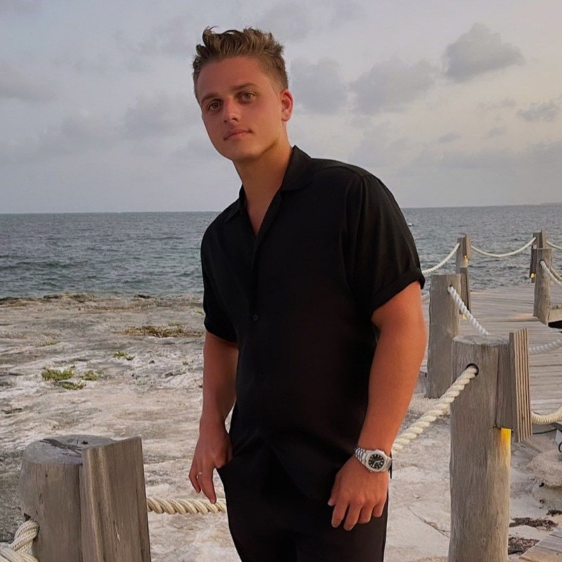 Michael Saba(@michaelsabaa) | เรื่องราว Snapchat ตลอดจน Spotlight และเลนส์