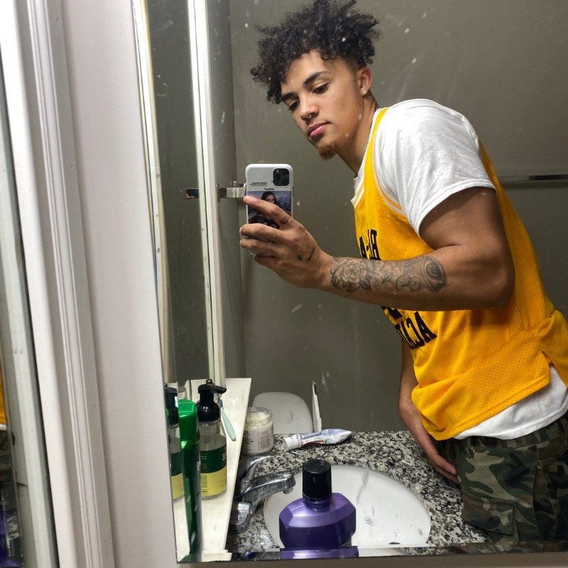 Mikey Wynn (@michaelwynns123) | Snapchat Stories, Spotlight & Lenses