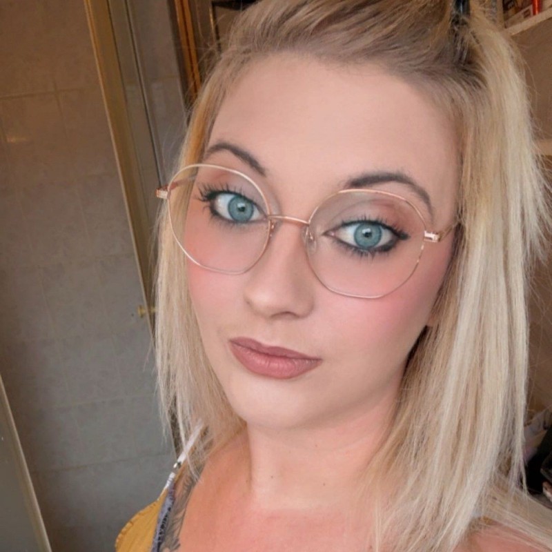 Katharine (@miisprincess_76) | Snapchat Stories, Spotlight & Lenses