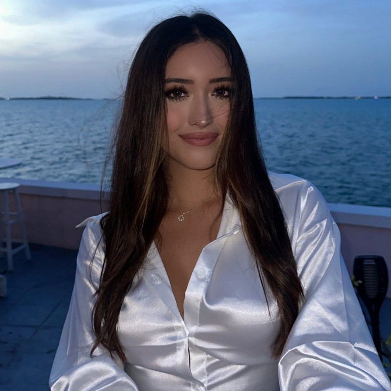 Mikaylakwon (@mikaylakwon) | Snapchat Verhalen, Spotlight en Lenzen