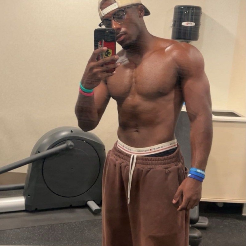 Mikey 🍕(@mikeyhandyy) | เรื่องราว Snapchat ตลอดจน Spotlight และเลนส์