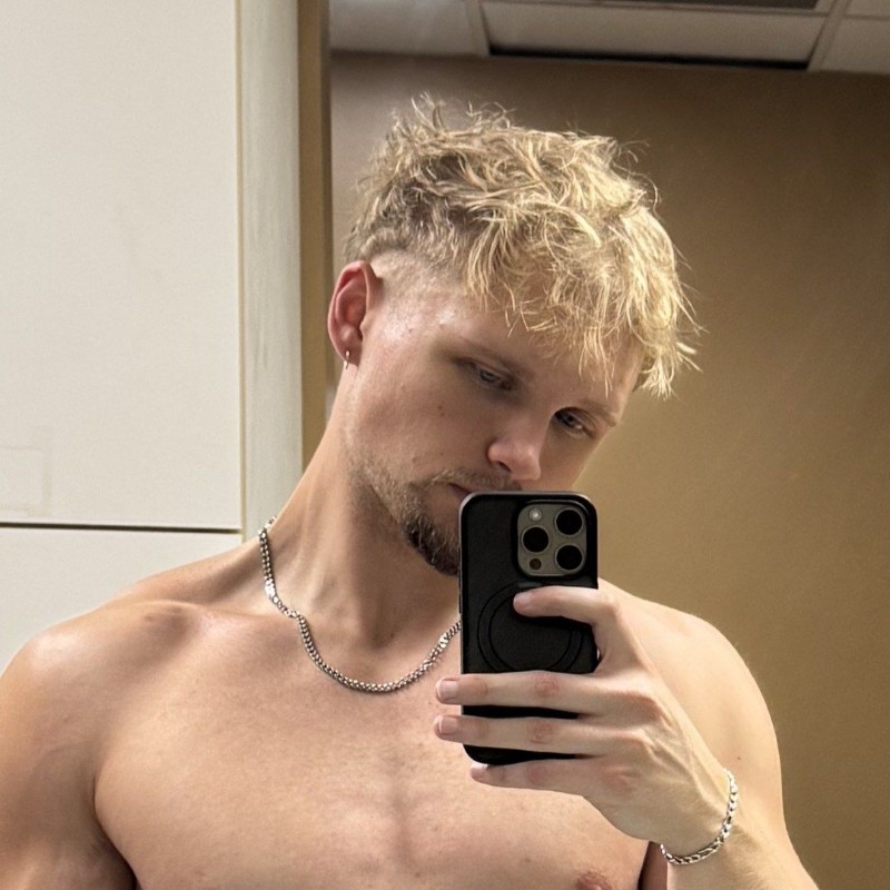 mitchell (@mitchell_az) | Snapchat Stories, Spotlight & Lenses