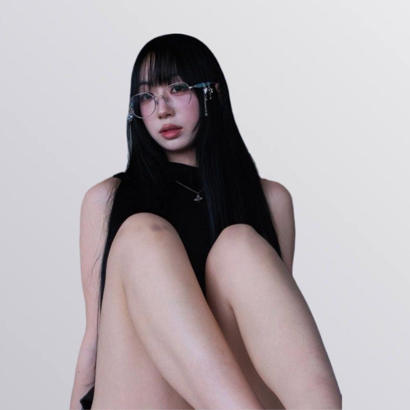 molly (@mo11yshen) | Snapchat Stories, Spotlight & Lenses