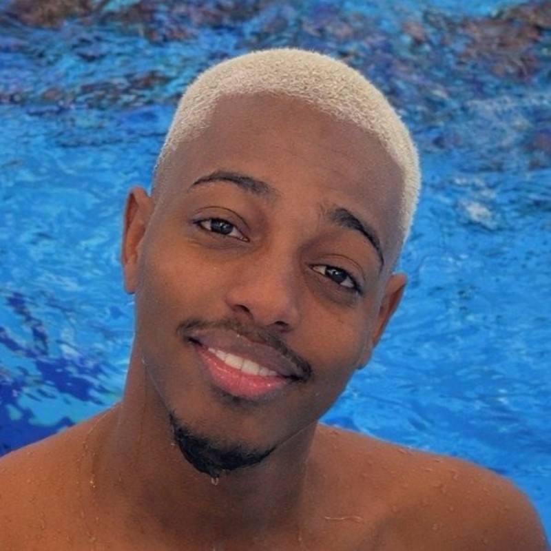 MO47🇸🇴🤝🇳🇱⛹🏾‍♂️ (@mohanatt47) | Snapchat Stories, Spotlight & Lenses