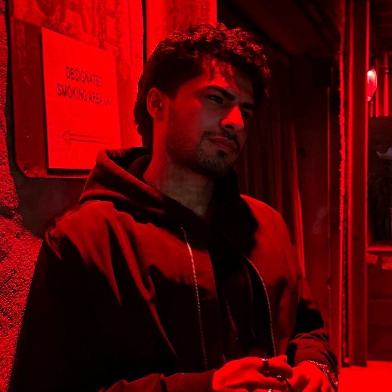 MK 🍸 (@momangotsnap) | Snapchat Stories, Spotlight & Lenses