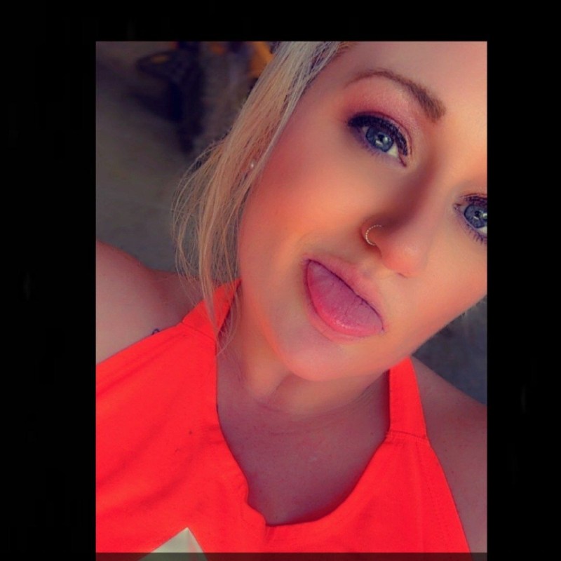 Cassi (@mommacass1389) | Snapchat Stories, Spotlight & Lenses