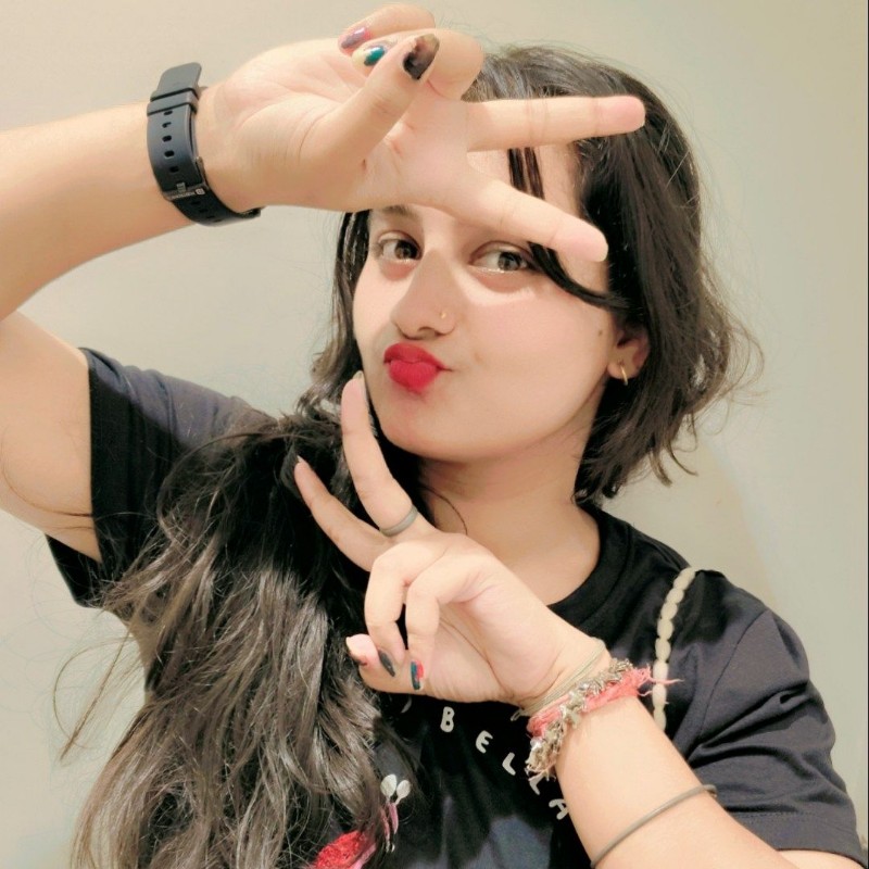 Vartika Tripathi (@momprincessvart) | Snapchat Stories, Spotlight & Lenses